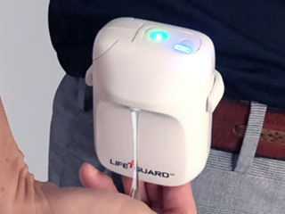 Wearable noncontact sanitizer dispenser | Global Sources