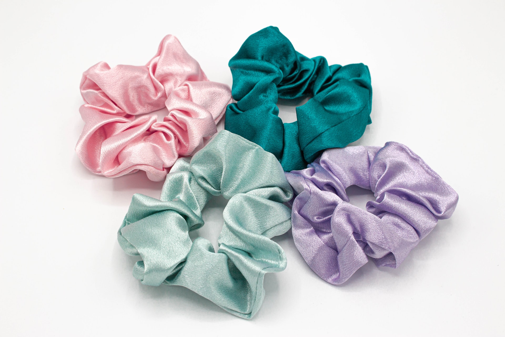 Fashionable scrunchies and hair ties | Global Sources